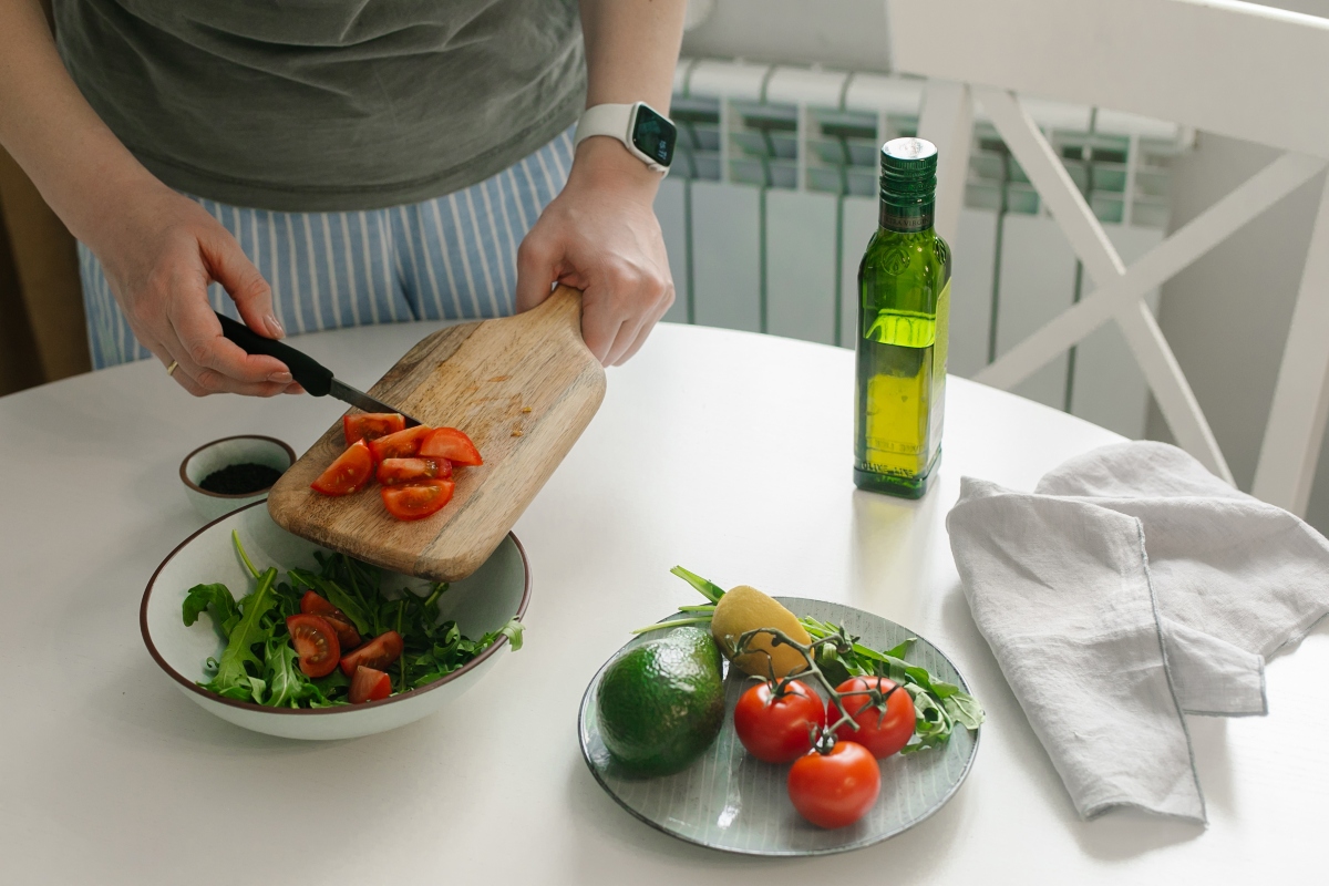 What is meant by mindful eating in Ayurveda and what is its role in ...